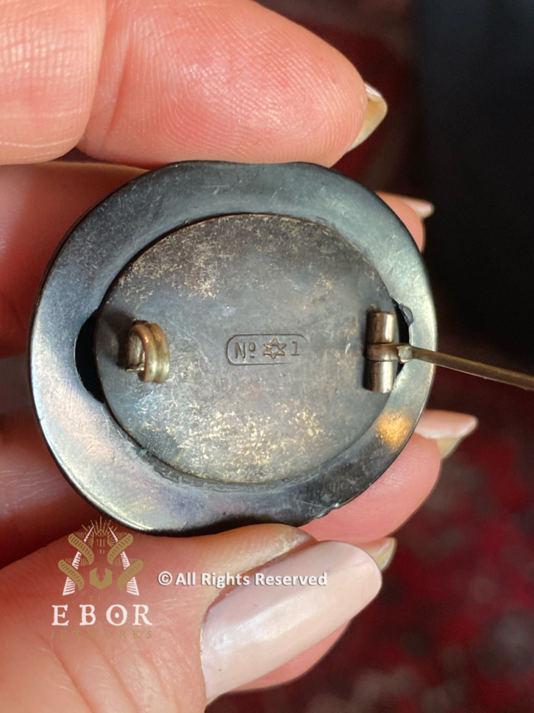 How to identify antique Whitby jet jewellery | An guide jet collecting